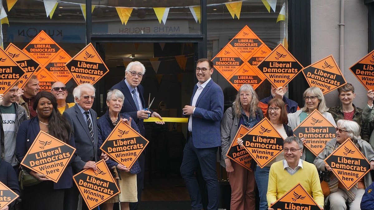 Former Lib Dem MP Phil Willis opens Lib Dem Campaign HQ and throws full ...